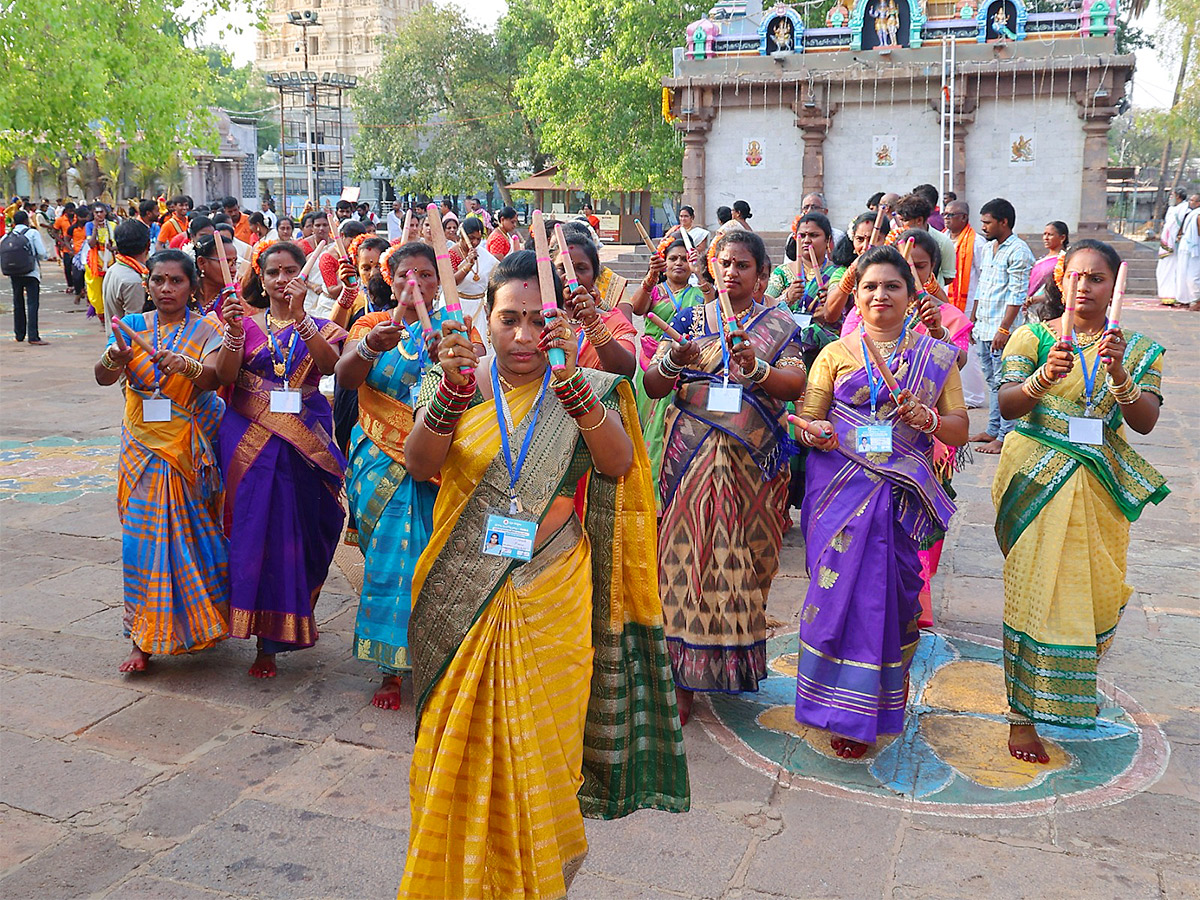 శ్రీశైలంలో అంగరంగ వైభవంగా రథోత్సవం (ఫొటోలు) | Ugadi 2024 Brahmotsavam ... శ్రీశైలంలో అంగరంగ వైభవంగా రథోత్సవం (ఫొటోలు) | Ugadi 2024 Brahmotsavam ...